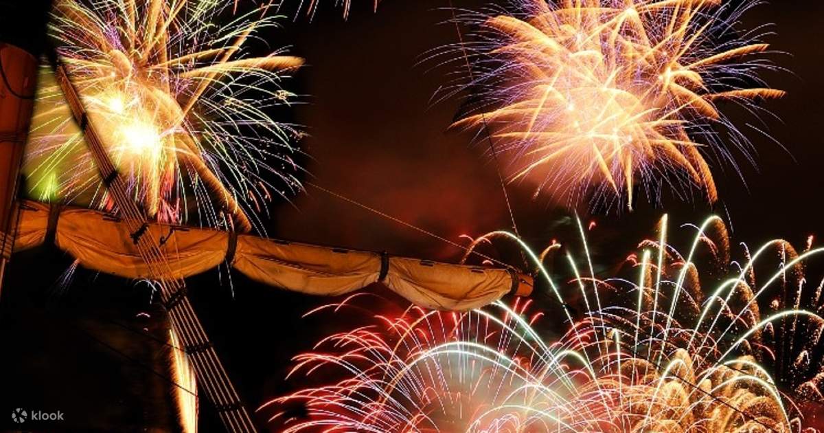 Excursión de un día en autobús desde Tokio: Crucero con fuegos artificiales de Hakone y Mishima ...